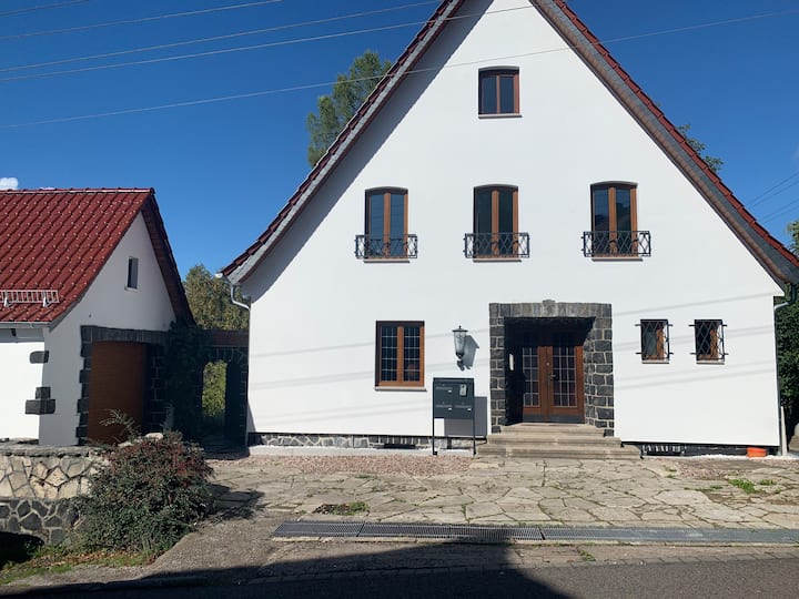 Schöne Ferienwohnung Im Landhaus - Bad Salzungen