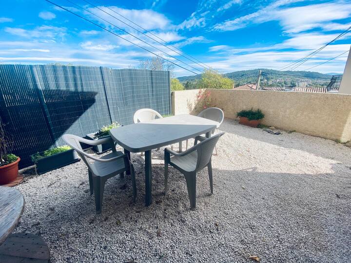 ★★ Grand T1 Belle Terrasse Au Coeur De La Provence - Gréoux-les-Bains