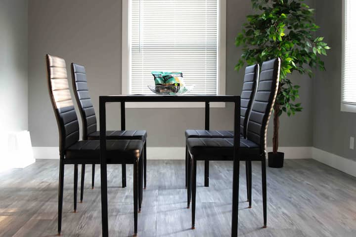 Earlmoor Boulevard Bungalow - Birmingham, MI