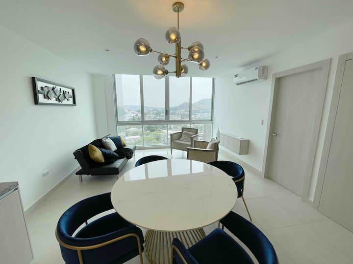 Suite Nuevo, Seguro Con Parqueo Y Piscina - Guayaquil