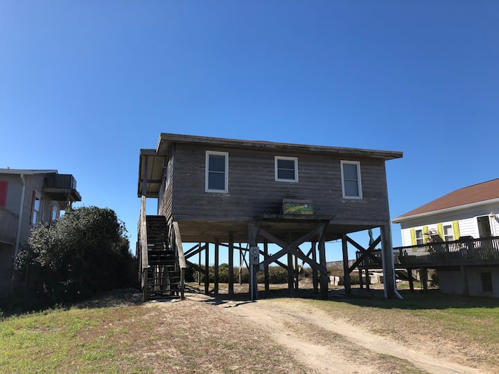 Cozy Rustic Ocean Front Cottage - Oak Island, NC