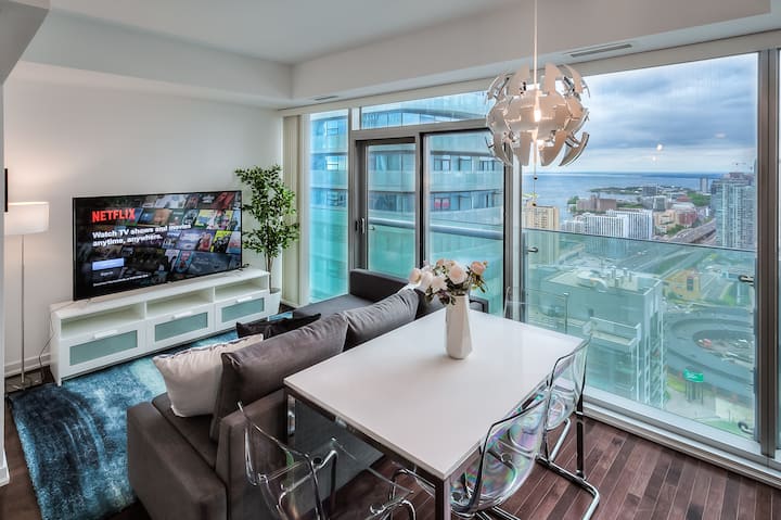 Monthly Rental Condo With Direct View Of Cn Tower! - Toronto