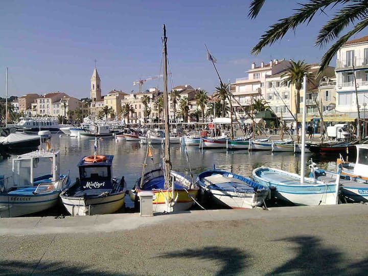 Sanary Appartement Lumineux 70m² à 2 Min Du Port - Sanary-sur-Mer