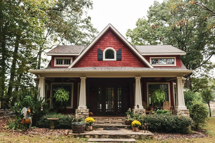 Charlotte Lakefront Living At It's Best! - Lake Wylie, SC