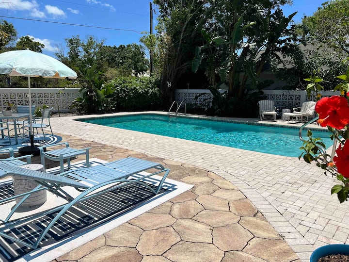 Pineapple House Vero Beach - Vero Beach, FL