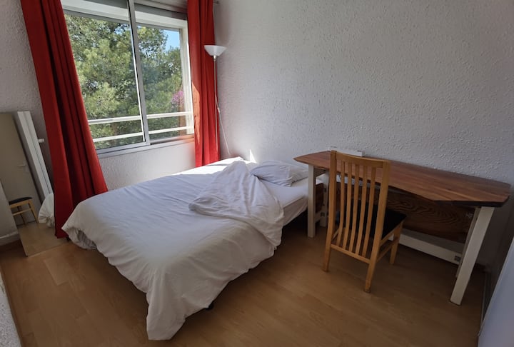 Chambre - Bel Appartement - Quartier Calme Arboré - Montpellier