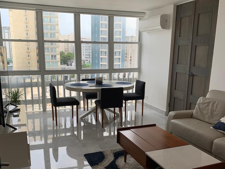 Beachside Condo/walk To Nightlife, Casinos, Rest. - San Juan