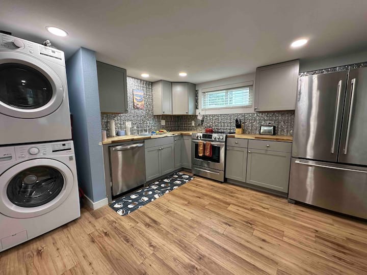 Renovated Doghappy 2 Bed/1 Bath/laundry Near Beach - Texas