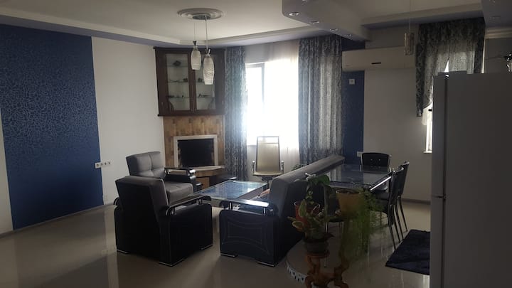 Bright Flat Near Cityhall With Mountain View - Batumi