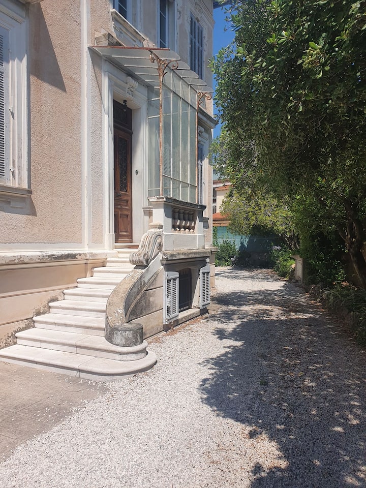 Prix Festival Me Consulter, Demeure De Charme - Cannes