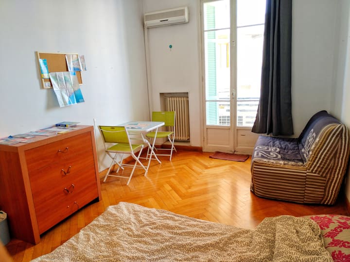 Chambre Privée Devant La Gare Sncf 30 Seconds - Niza