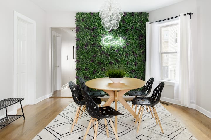 Cool And Modern Chicago Apartment Near Transit - Portage Park - Chicago