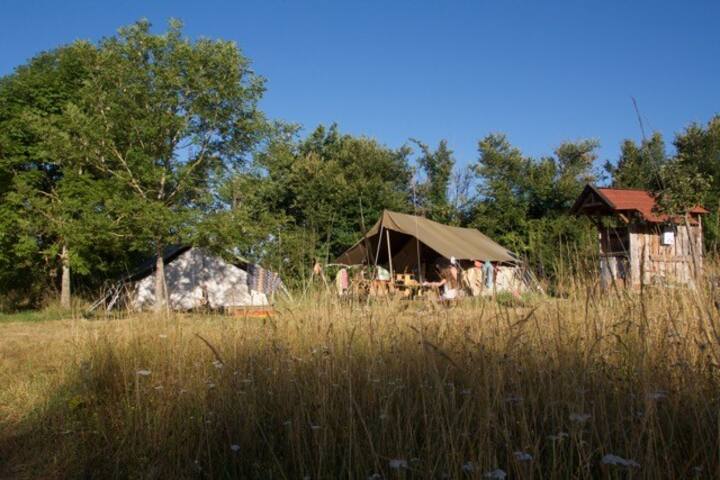 Nature Et Calme Dans Une Tente Safari Ou Yurte - Auvergne