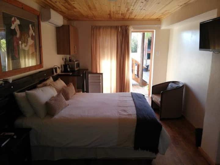 Room 8 - Springbok