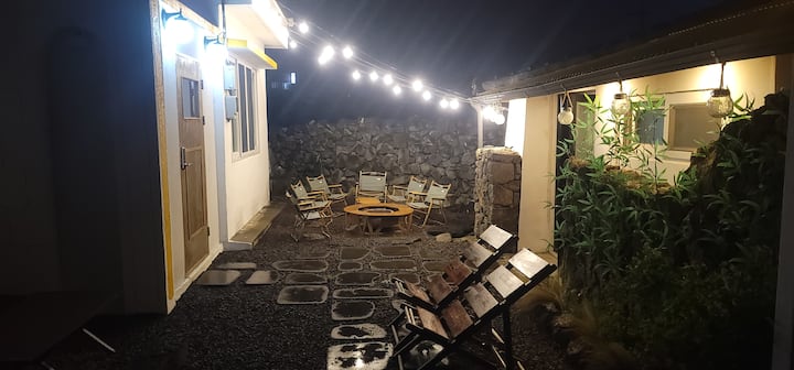 더끌림Stay 제주동쪽 방4/화2   무료자쿠지/불멍화로 성세기/가족단체여행 조용한숙소 - Jeju-si