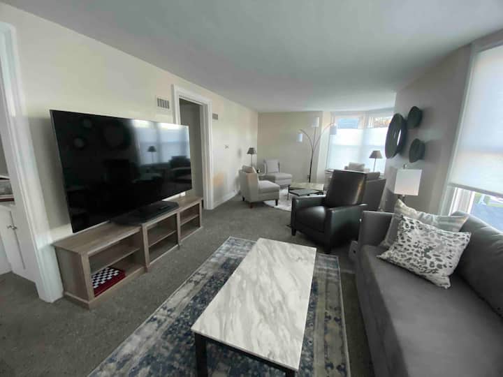 Delightful Downtown Retreat - Hamburg, NY