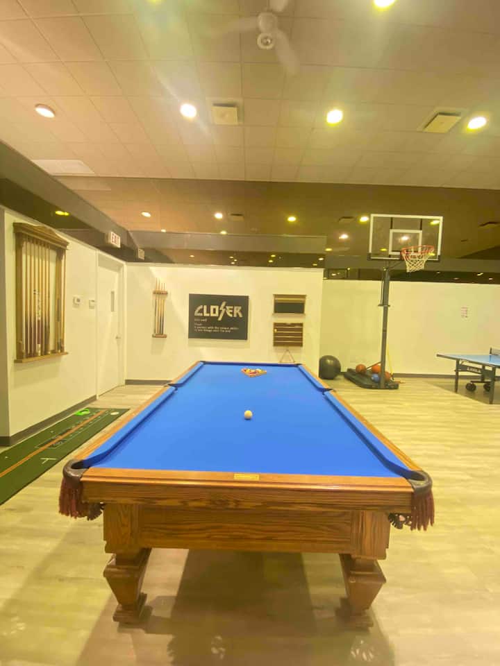 The Vault: Ultimate Game House - Niagara Falls