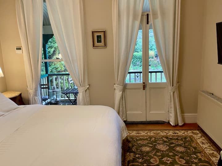 Botanical Balcony King Suite With Bath - Blackheath