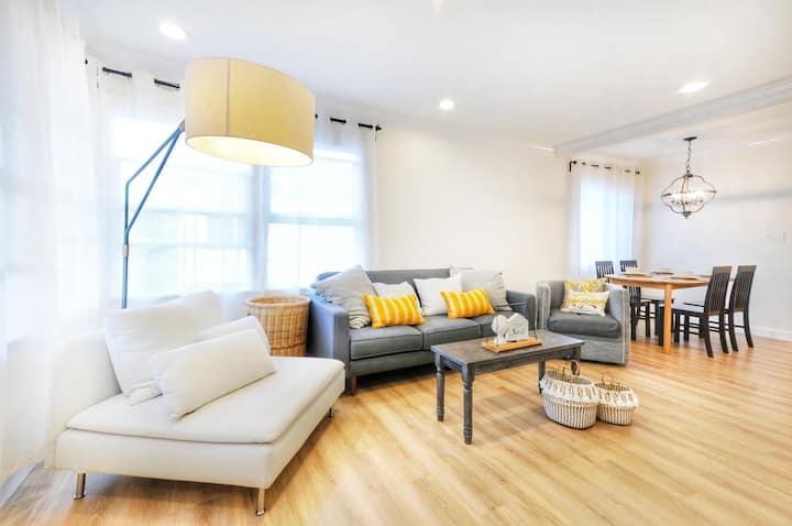 Centrally Located Sgv Home | Disneyland Universal - San Gabriel, CA
