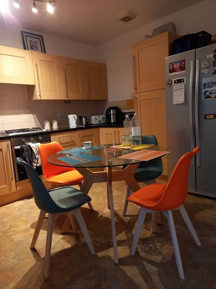 Clean And Quiet House With A Beautiful Room For U - Northampton