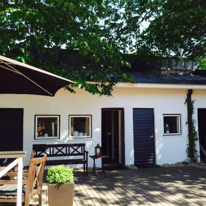 Viehättävä Pihatalo Pikku-pentti Naantali Old Town - Naantali