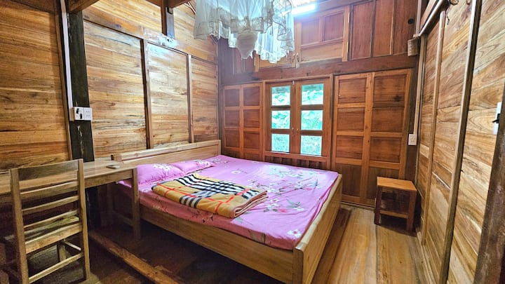 Double Room Can See The Mountain. - Vietnam