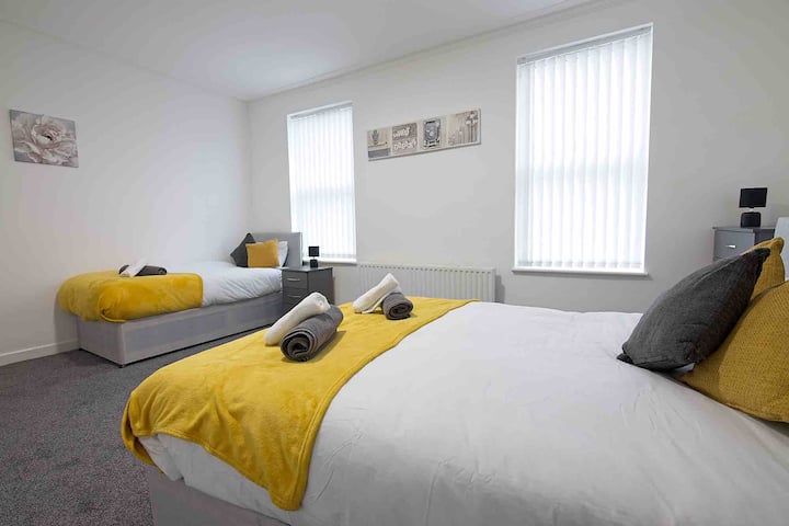 *Canon Sparkle Stays*4brooms, 7bds, Prkg, Wifi - Formby