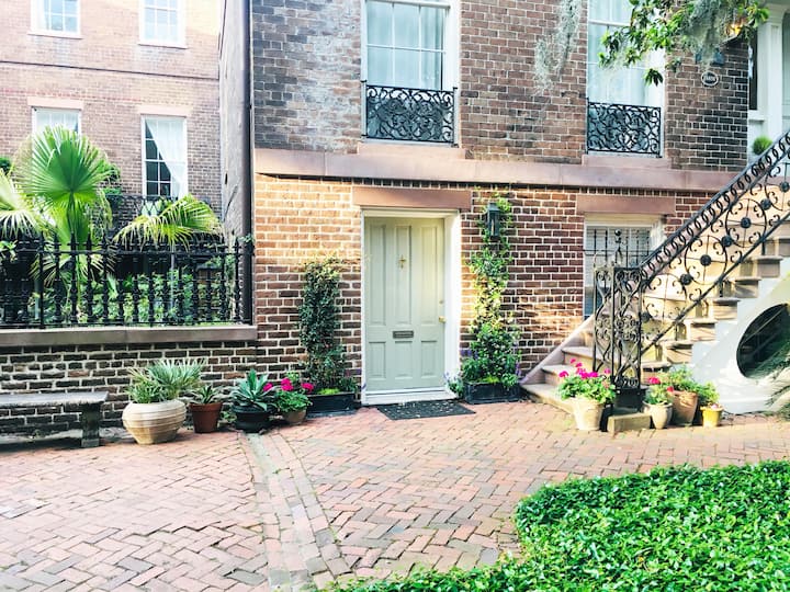 Jones Street Apartment Circa 1850 - Savannah, GA