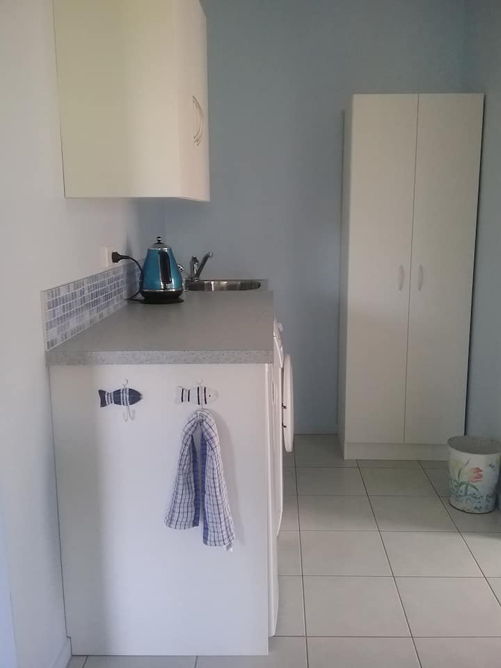 Sandcastle  (Entire Guest Suite) - Ruakākā