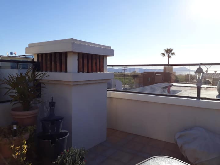Rooftop View! 5min Walk To Beach, Movies, Or Mall! - Ensenada