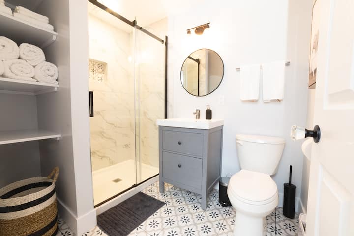 Brand New & Modern - Our Sweet Bedford Suite - Halifax