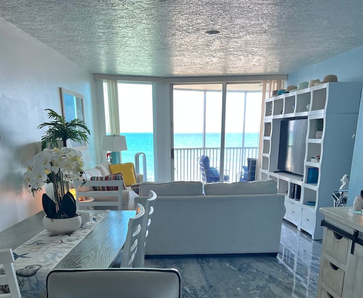 Oceanfront Condo - 2x2, Pool & Beach Access - Satellite Beach, FL