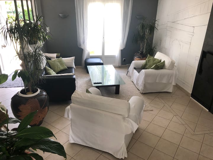 Logement Entier 3ch, Jardin à 10min De Thoiry - Thoiry
