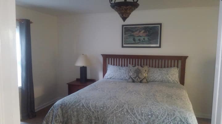 Private Apartment With Fenced Yard For Your Pooch! - Corvallis, MT