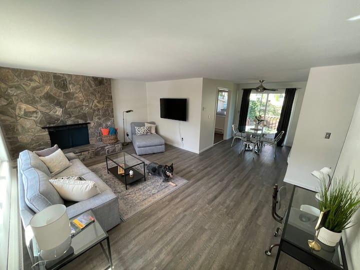 Dog Friendly. 2br Suburban Gem. - West Linn, OR