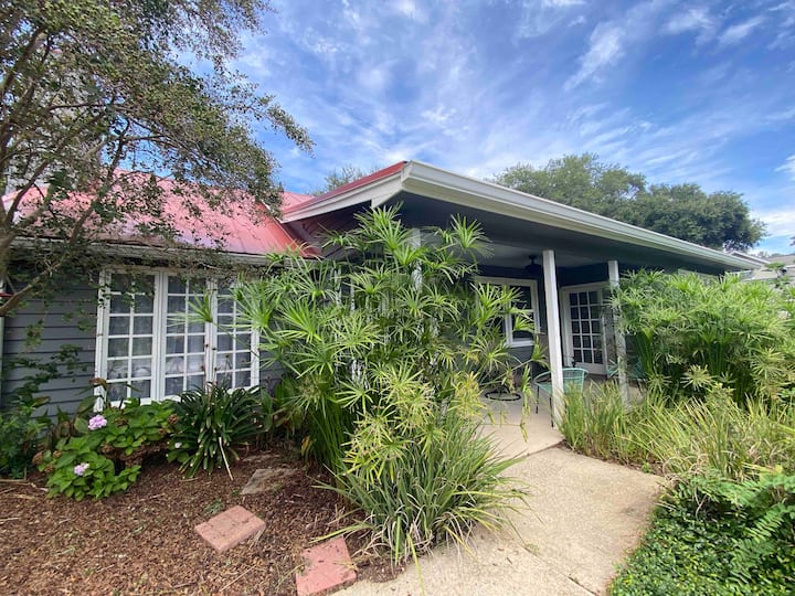 The Barefoot Cottage | Single Story In The Village - Charleston, SC