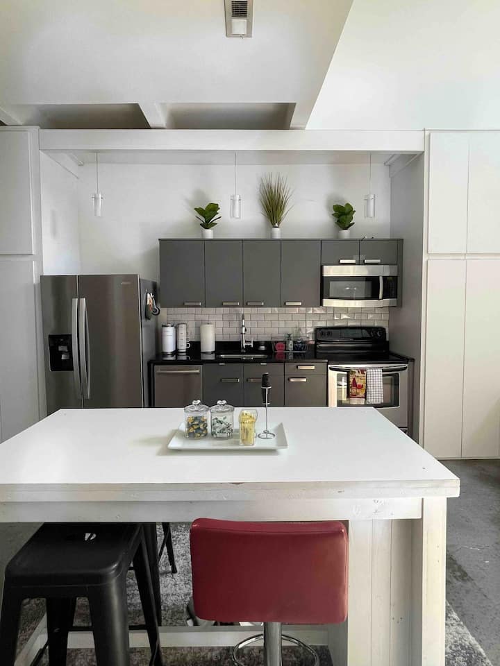 Spacious Modern Loft In Noda – Extended Stays! - Charlotte, NC