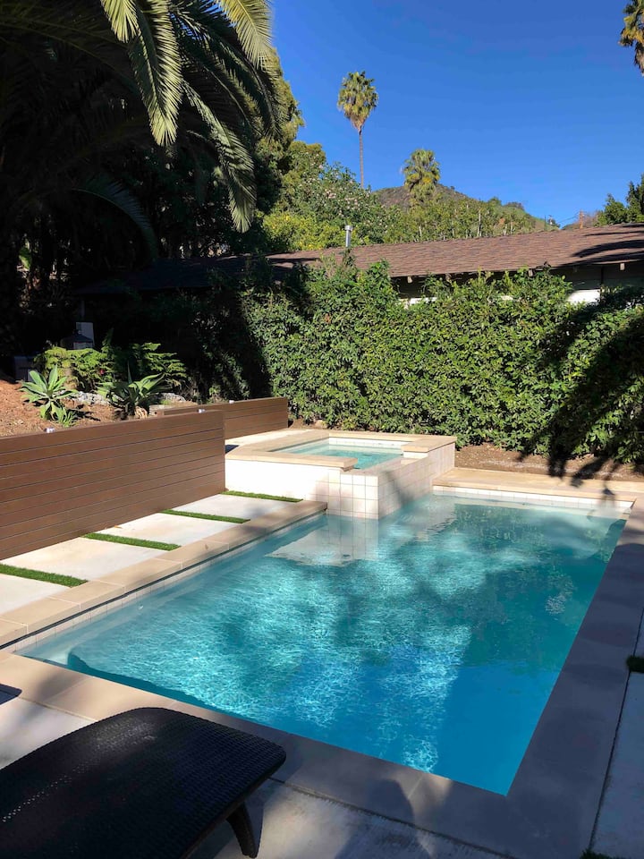 Owned Entry,hollywood Gated Studio With A Bathroom - Koreatown - Los Angeles