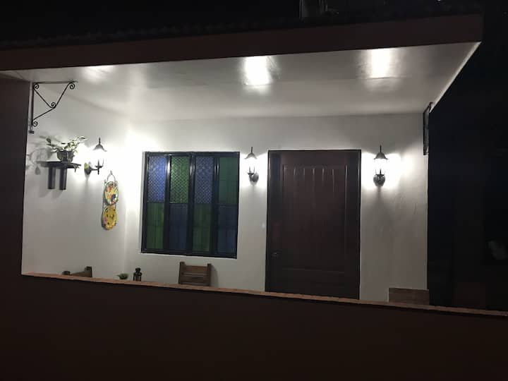 Heidi’s Cabin 2- Cozy Modern Studio - Dumaguete