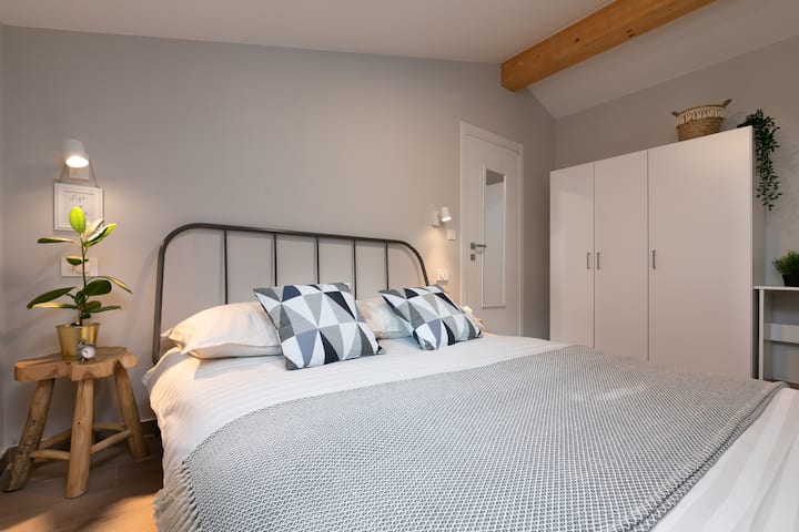Lux Apartment (Dish And Laundry Washing Maschine) - Funtana