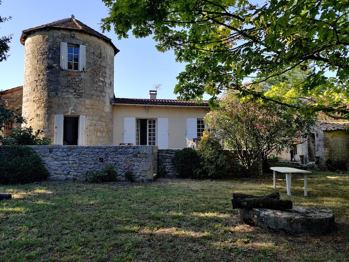 Moulin De Saint-estèphe, Charme Et Convivialité - Pauillac