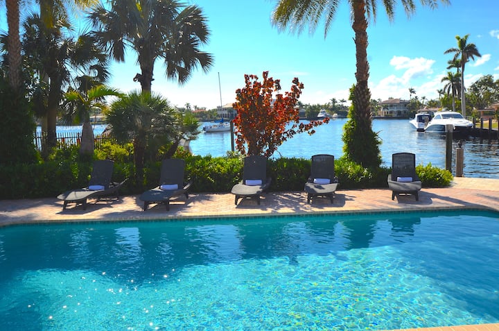 By The Sea Vacation Villas 5 Star Mansion - Pompano Beach, FL