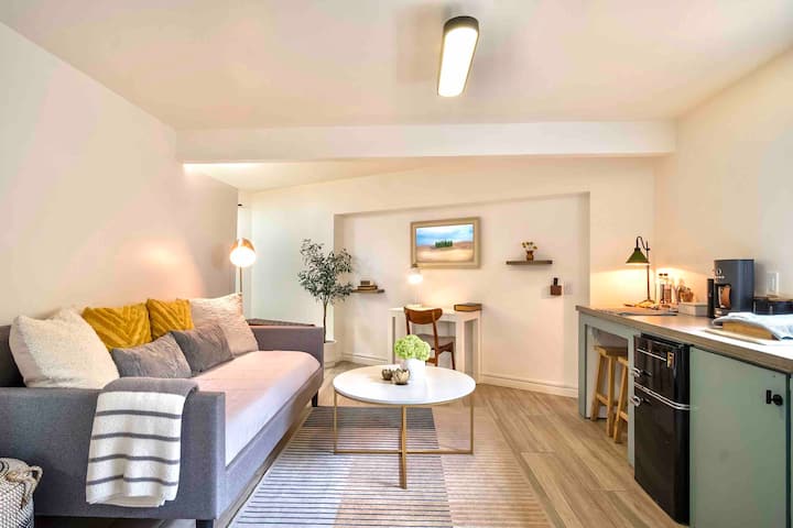 Beautiful Modern Casita - Walk To Nob Hill, Unm - Albuquerque, NM