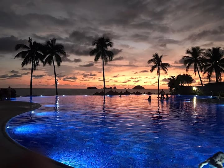 Amara! The Lions View: Extended Deck & Center-town - Ixtapa Zihuatanejo