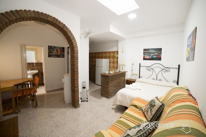 Hospedaje Lisboa Algeciras P / Ca / 00214 & A / Ca / 00232 - Studio Matrimonial Double Avec Cuisine Salle De Bain Privée - Séjour Minimum 4 Nuits - Algeciras