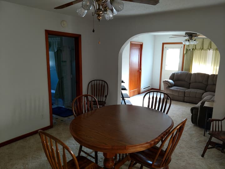 Charming 4 Bedroom Home Fit For A King! - North Dakota