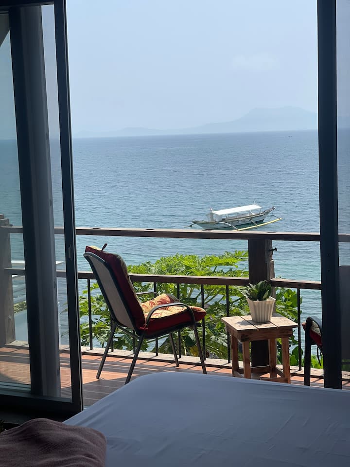 The Driftwood Cottage Luxury Loft - Puerto Galera