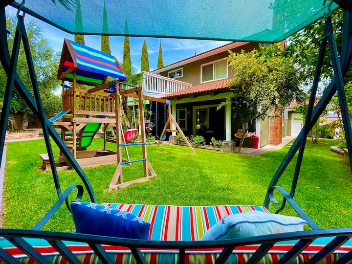 Spacious Home Near Disney With Private Yard - Buena Park, CA