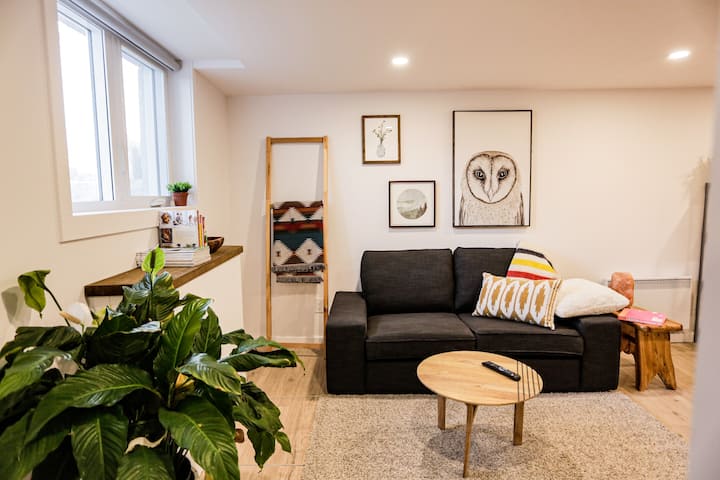 Chelsea New 1bd - Nature & Relax - Walk To Shops - Ottawa