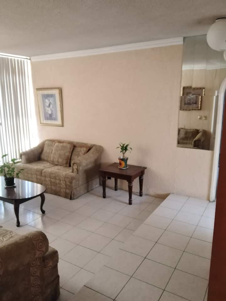 La Casa Rosa Habitación En El Centro De La Ciudad. - Hermosillo